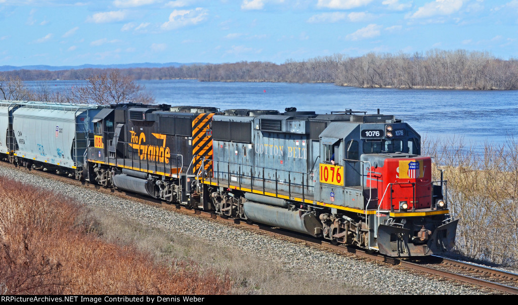 UP 1076, CP's River Sub, Mississippi River In Background.